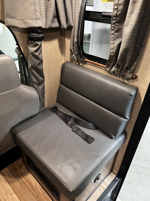 Used 2022 Thor Motor Coach Majestic 19G for Sale by Dealer in Newark ...