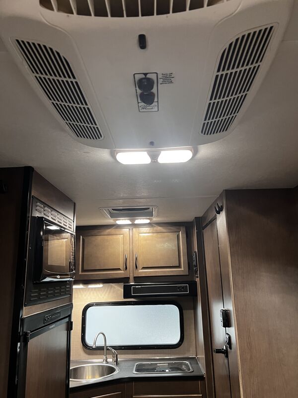 Used 2022 Thor Motor Coach Majestic 19G for Sale by Dealer in Newark ...