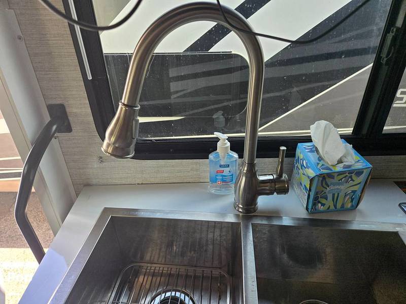 Used 2021 Winnebago View 24V for Sale by Dealer in Phoenixville ...