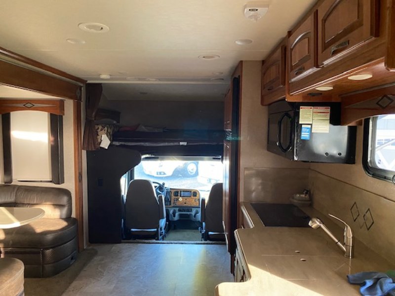 Used 2016 Jayco Seneca 37FK for Sale by Owner in Hermiston, Oregon | RVT