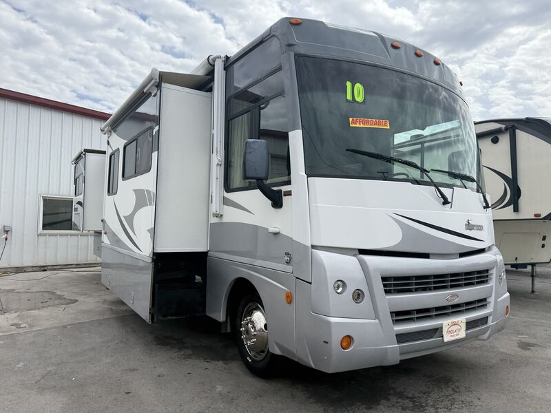 Used 2010 Winnebago Sightseer 33C for Sale by Dealer in Findlay, Ohio | RVT