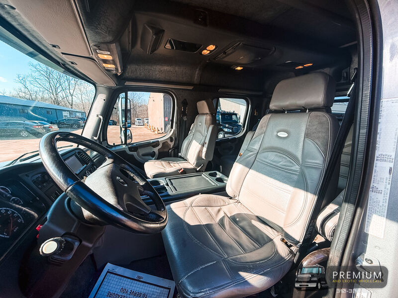 Used 2011 Freightliner SportChassis M2-112 for Sale by Dealer in ...